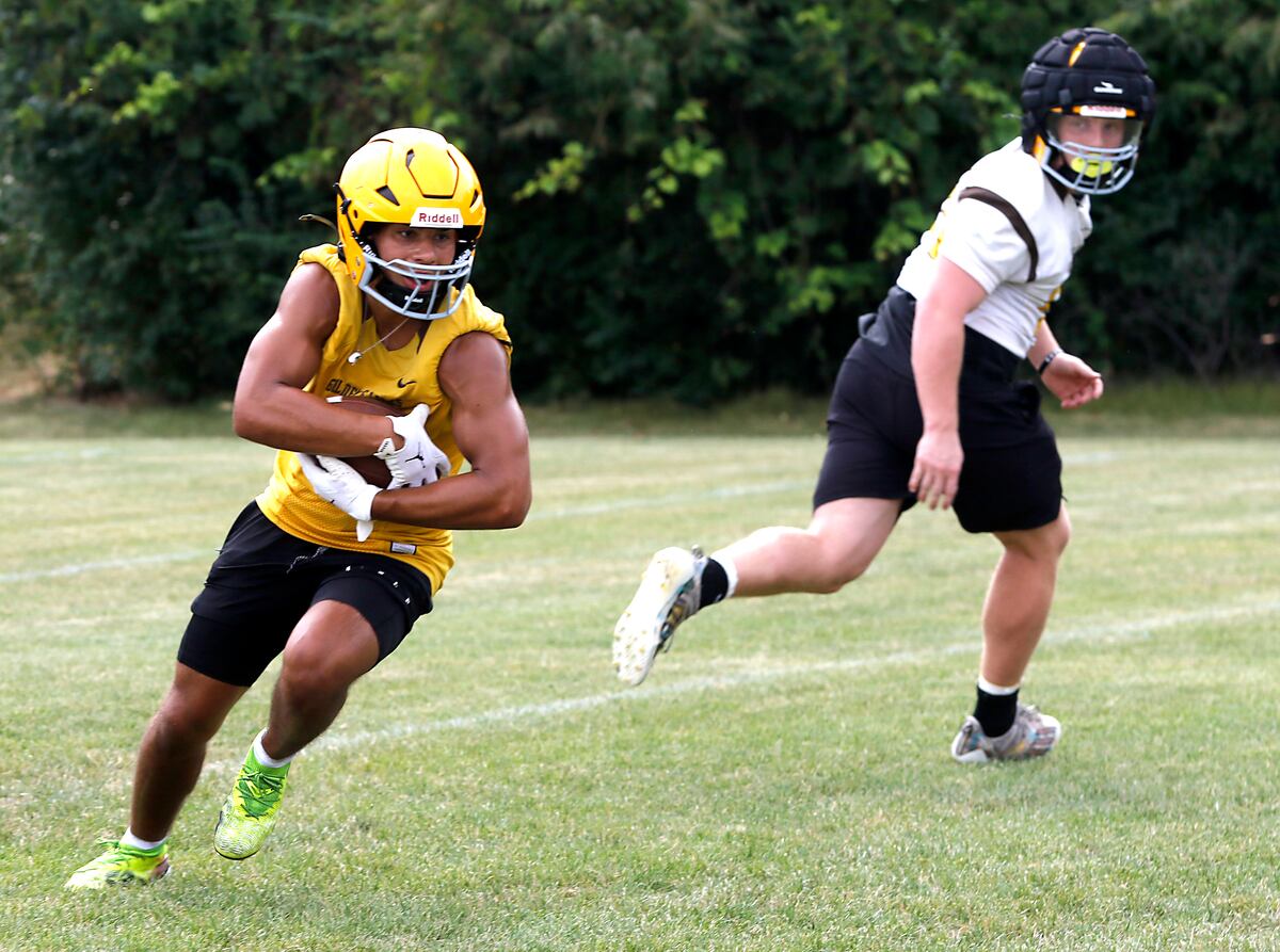 Photos: Jacobs football prepares for the 2025 season – Shaw Local
