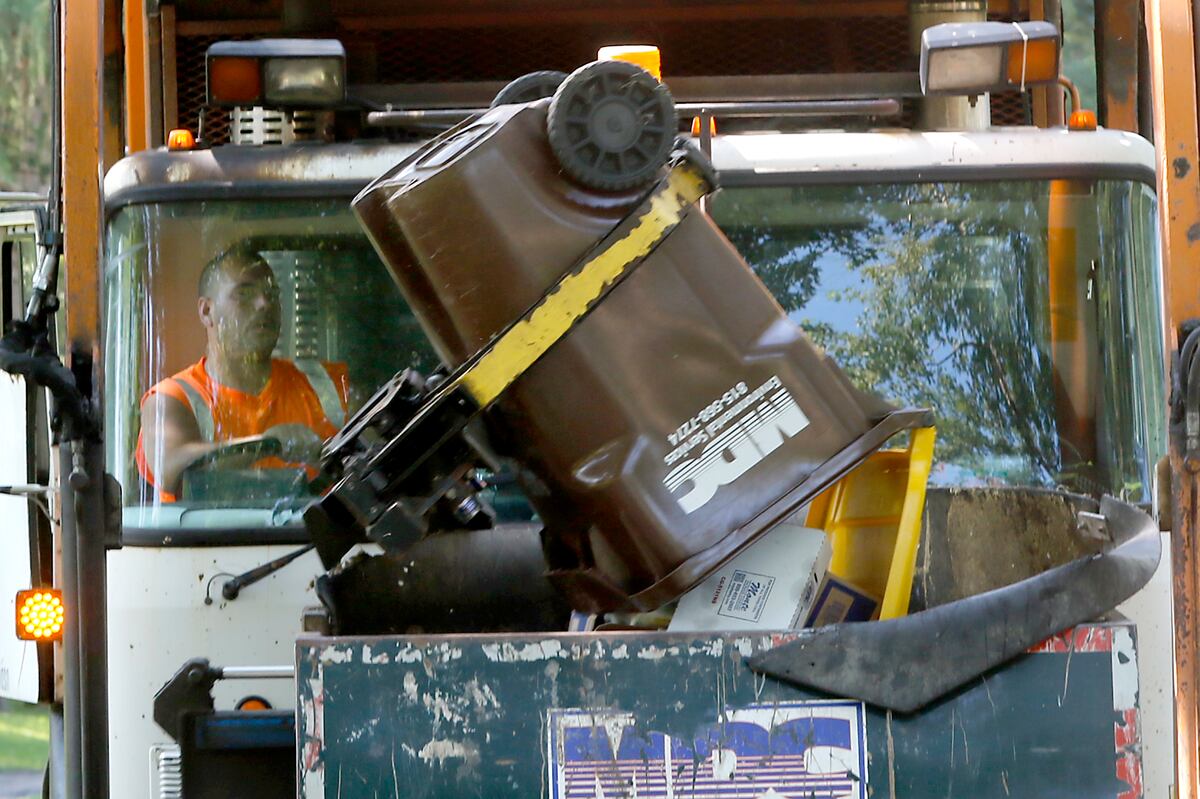 Woodstock’s totes-only garbage pickup changes start Tuesday. Here’s ...