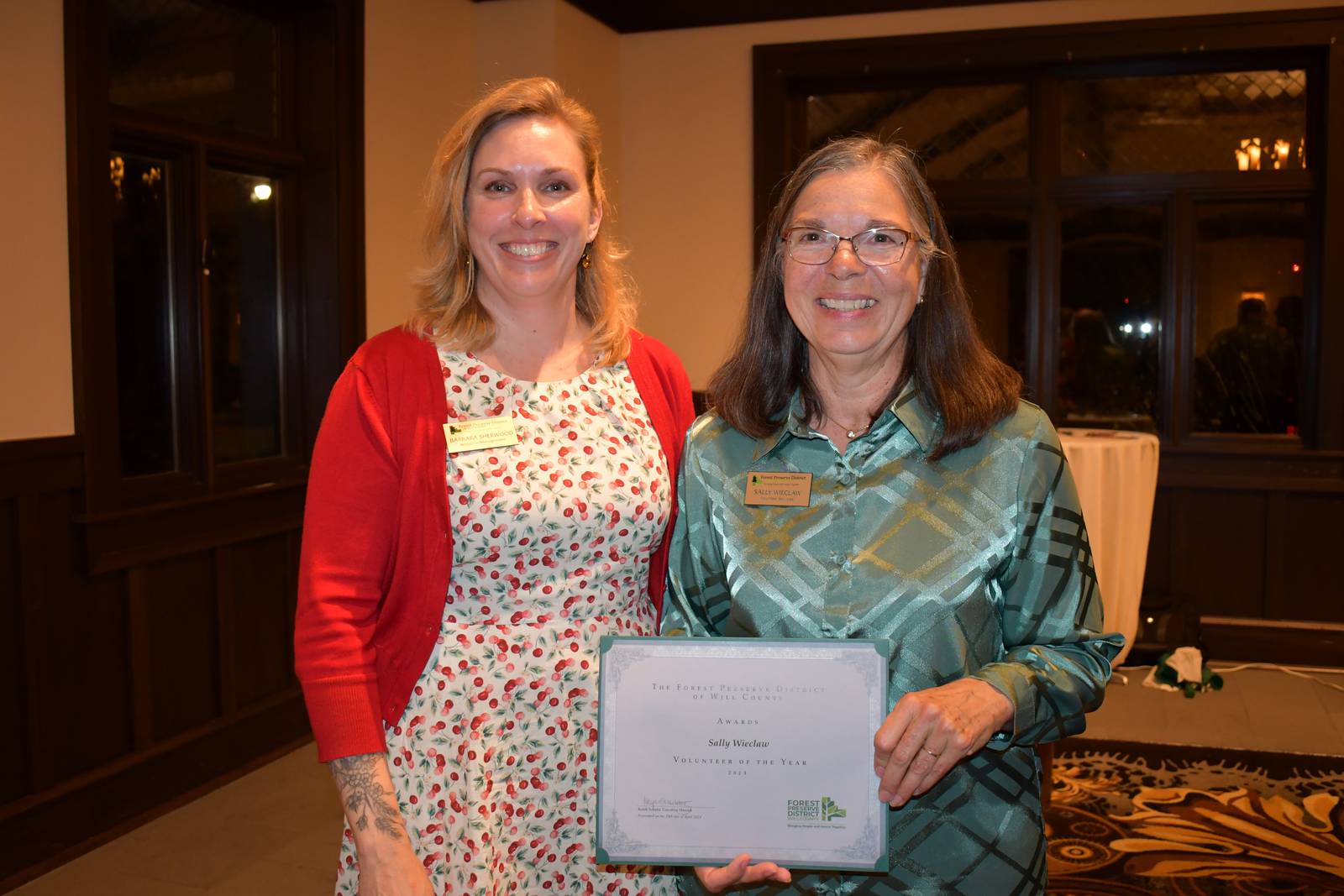New Lenox woman honored as Volunteer of the Year for work in Will County forest preserves – Shaw ...