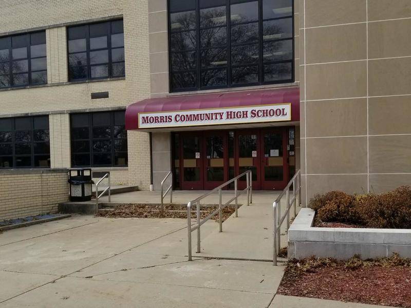 Arrest made after alleged online threats at Morris High School – Shaw Local