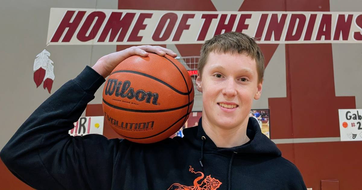 Marengo’s Parker Weadge hunts rebounds – Shaw Local