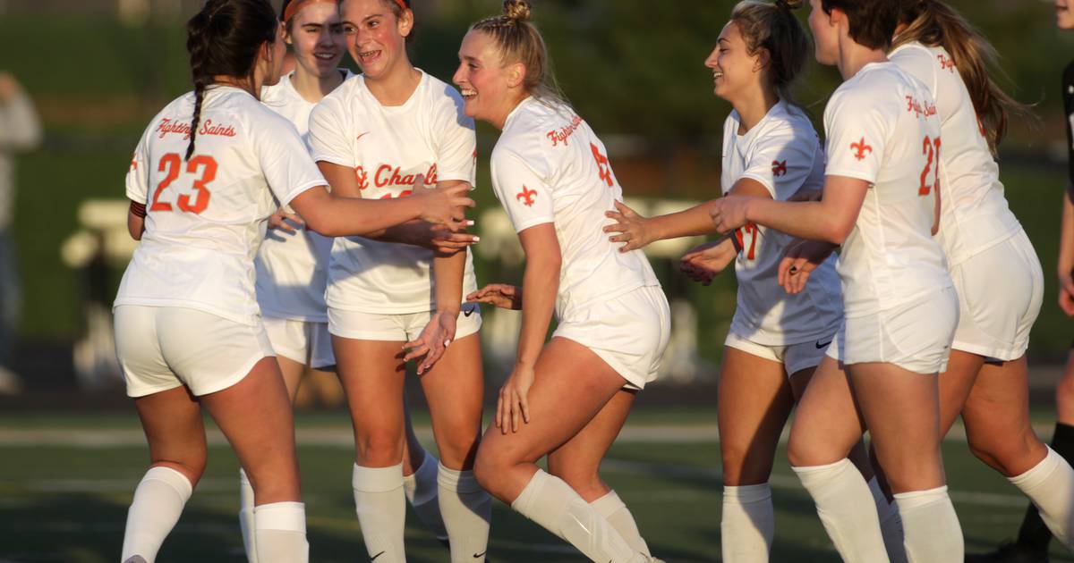Girls Soccer: Mackenzie Loomis, St. Charles East shut down Wheaton Warrenville South – Shaw Local