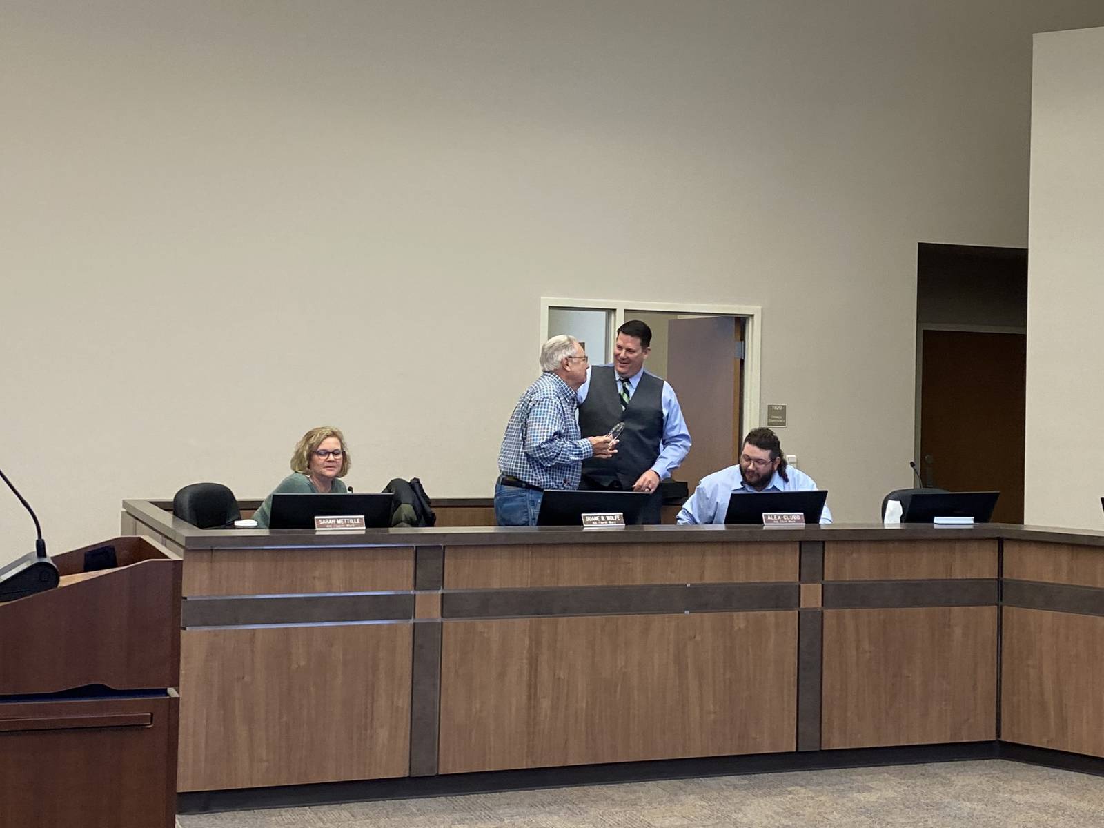 Morris honors 20-year alderman Duane Wolfe for his last meeting – Shaw ...