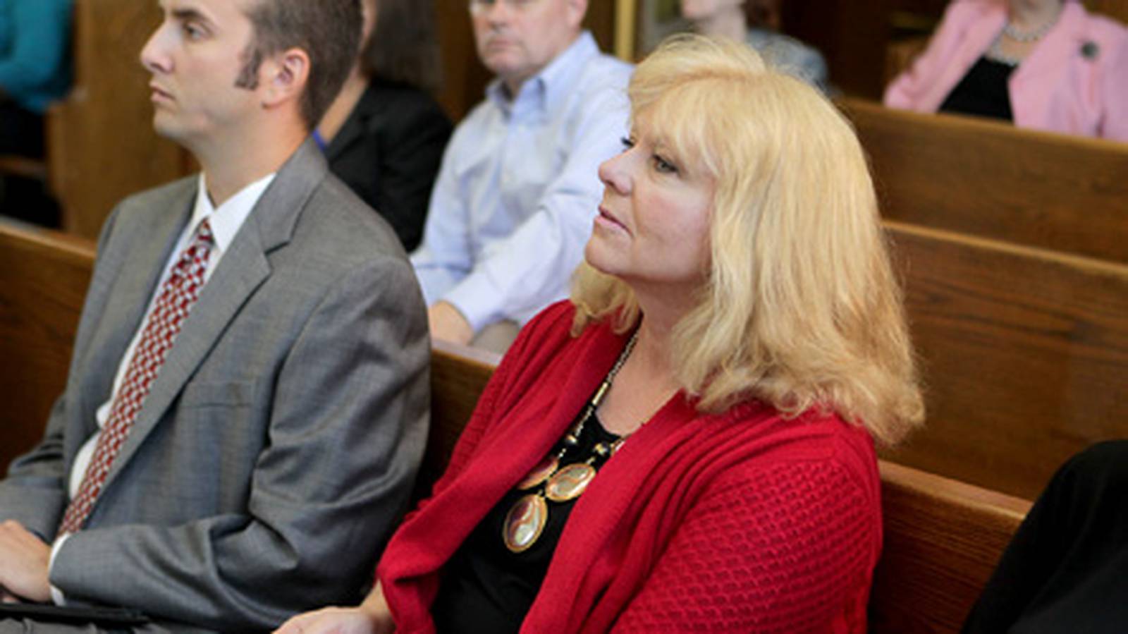 Seyller sues; board gives ultimatum – Shaw Local