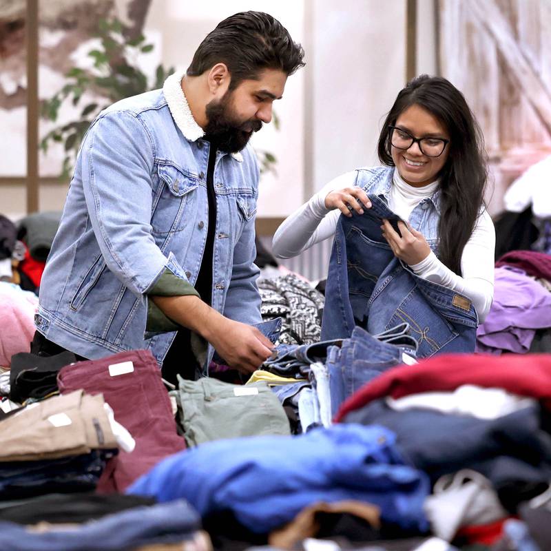 Photos: Edgar and Daisy Arias "Creating Blessings" for the community ...