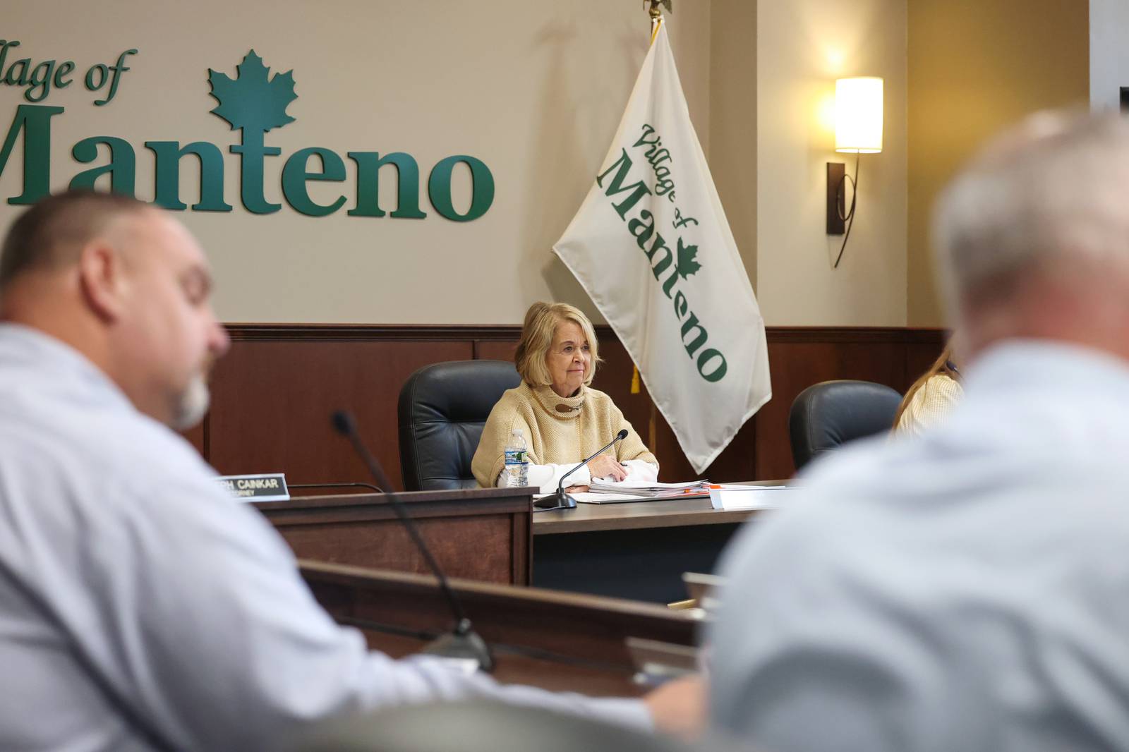 LaMore, 3 trustees, clerk sworn in at Manteno – Shaw Local