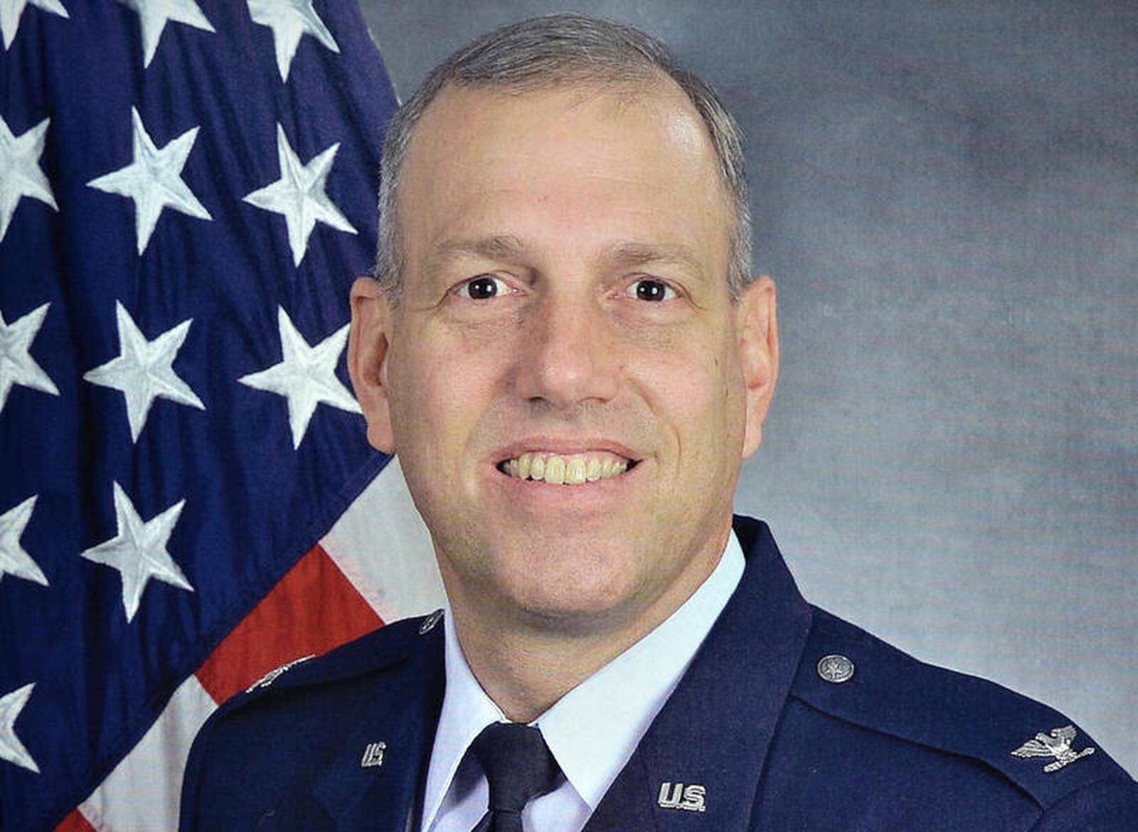 Retired Air Force colonel to be named outstanding alumnus at Sauk ...