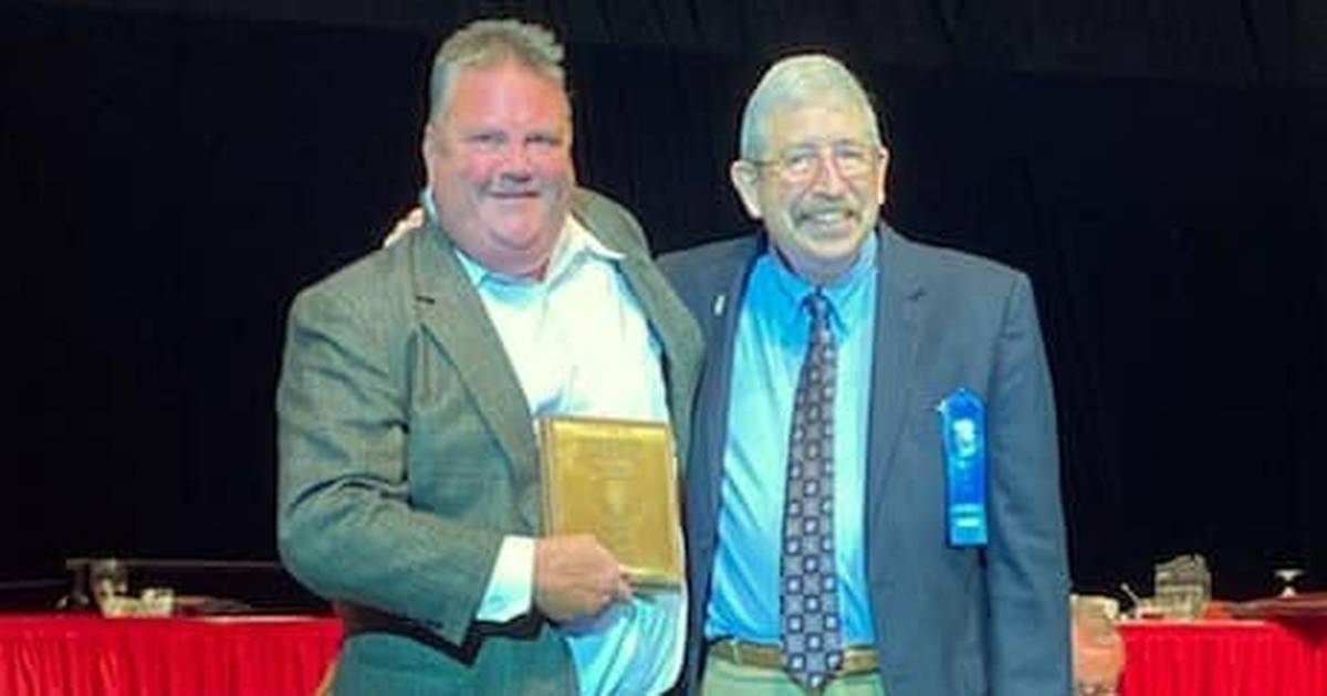 Dundee-Crown mourns loss of sports icon in announcer “Charger Chuck ...