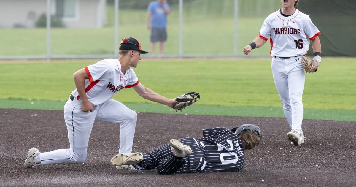 Photos: Prairie Ridge vs. McHenry FVC baseball – Shaw Local