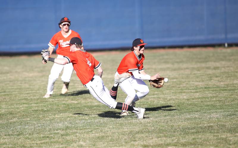 Photos: Geneva vs. Wheaton Warrenville South varsity baseball – Shaw Local