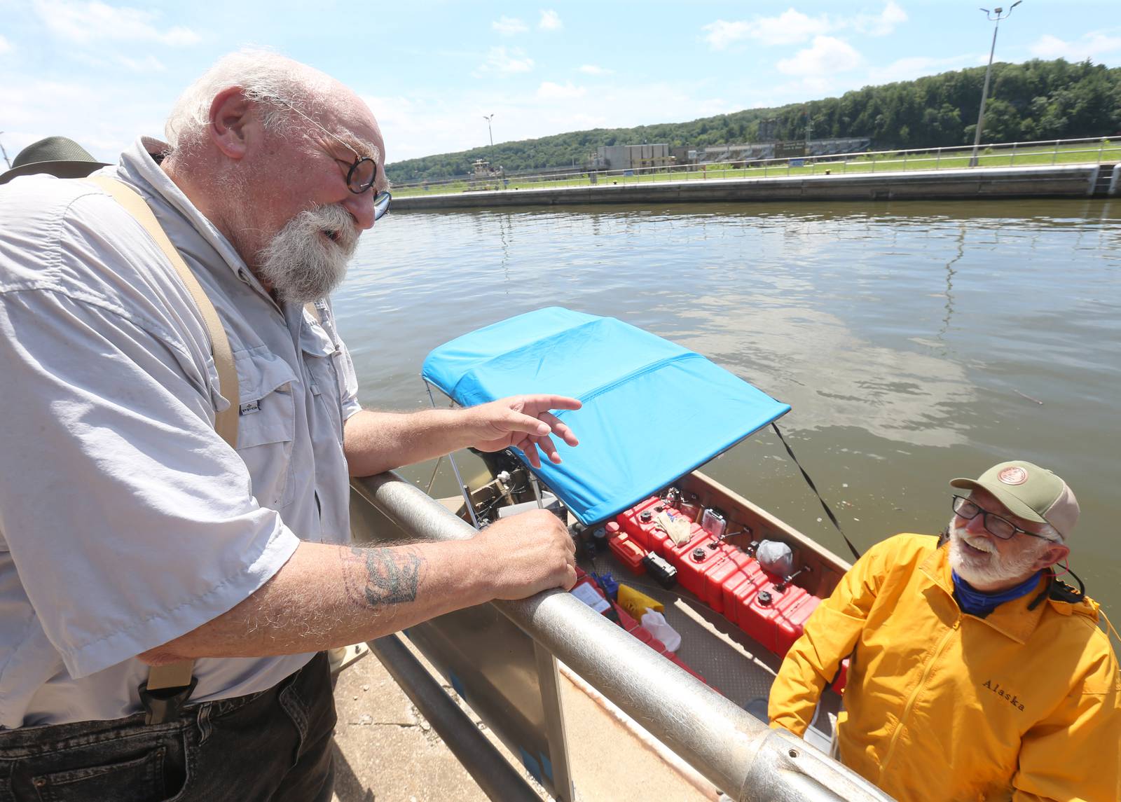 Photos: 'Ageless Wanderer' Robert Youens passes through Starved Rock on ...